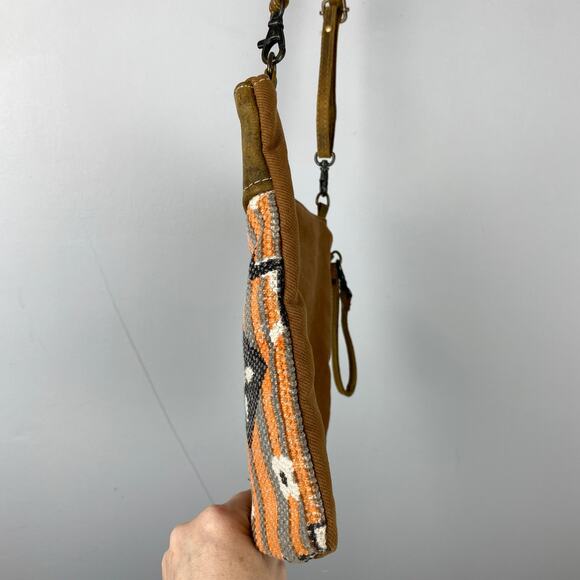 Myra Bag | Bags | New Myra Bag Rusty Trails Crossbody Bag Clutch Canvas ...
